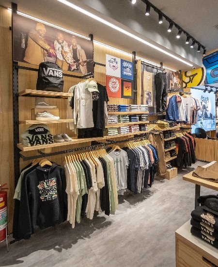 VANS INAUGURA SUA PRIMEIRA LOJA NA ZONA LESTE DA CIDADE DE SÃO PAULO